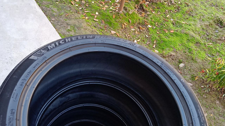 245 45 R19  Michelin BYD Han radnoyi