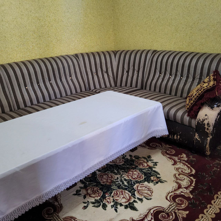 Уголог сотилади столи Билан.