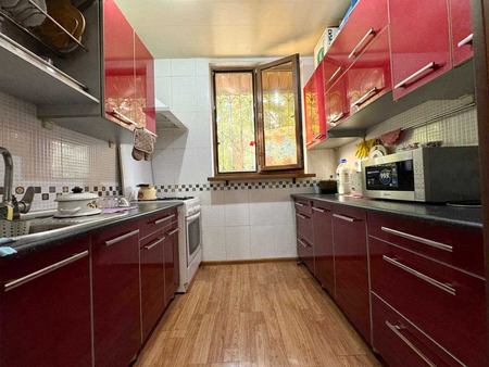 СРОЧНО Продается 3 ком квартира Водник кирпич 77 серия мебель техника