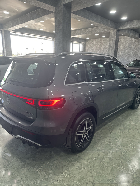 Mercedes Benz EQB 350