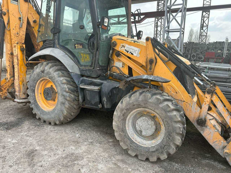 Погрузчик Эксковатор JCB сотилади