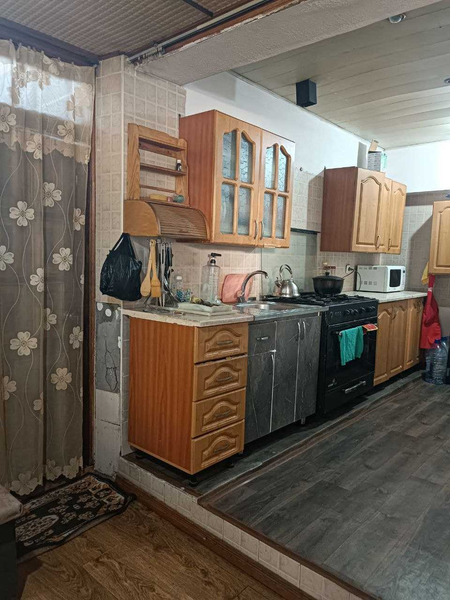Просторный кирпичный дом в Мирабаде на 3.6 сотках с баней и огородом