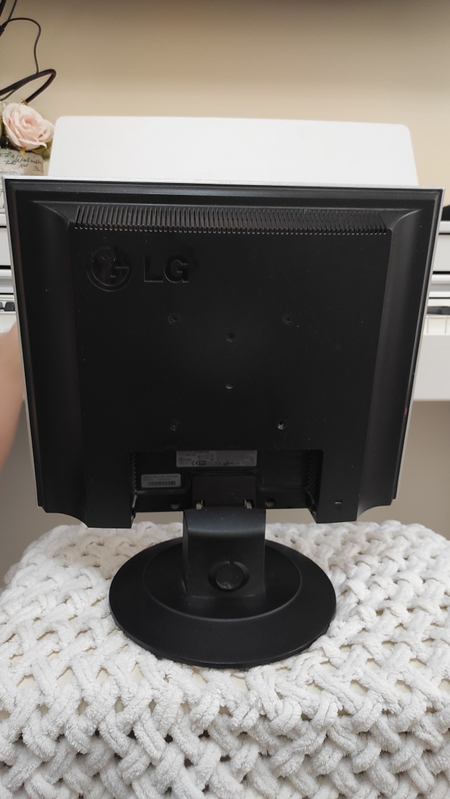 Монитор для компьютера LG 17 дюймов.
