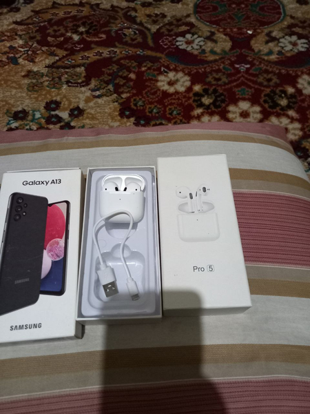 Samsung A13 telefoni sotiladi.