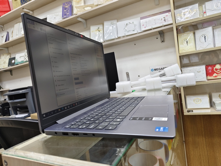 LENOVO ip SLIM 3 core i3-1305u