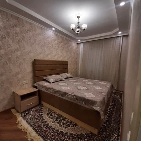 Срочно продаётся 4-комнота 2-этаж 9-этажний дом Ойбек метро
