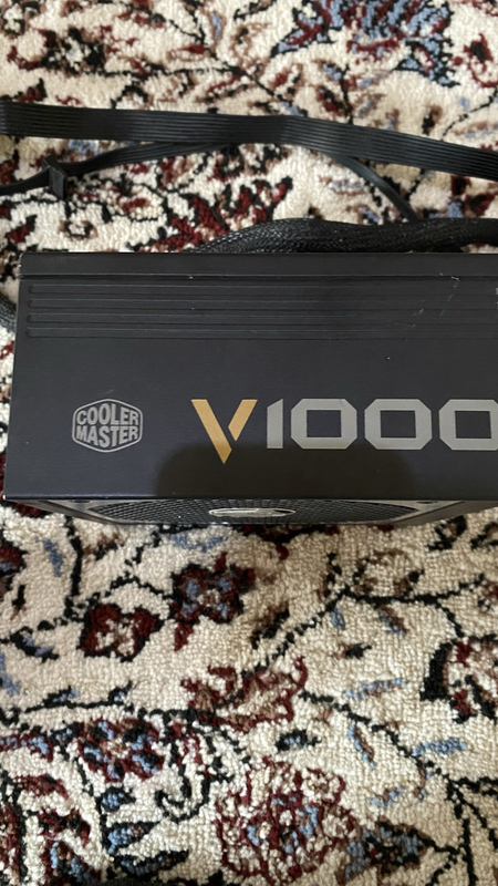Blokpitaniya sotiladi 1000wattlik cooler master