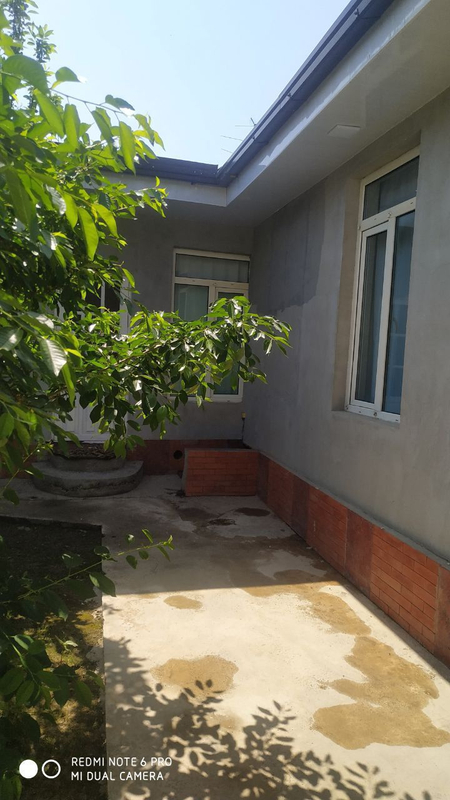 Srochna hovli sotiladi 90 000$