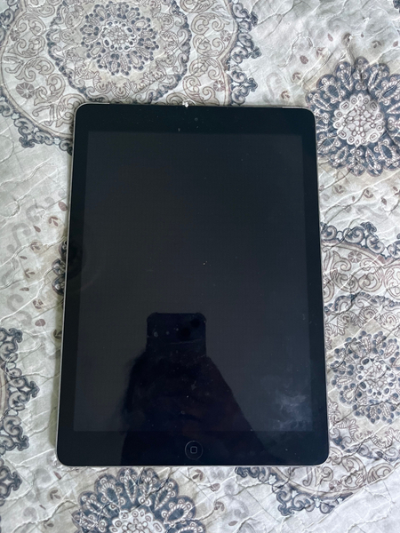 Продам Ipad в хорошем состоянии