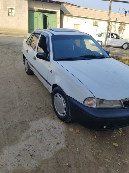 2006 yil narxi 3800 yurgani 300 000.