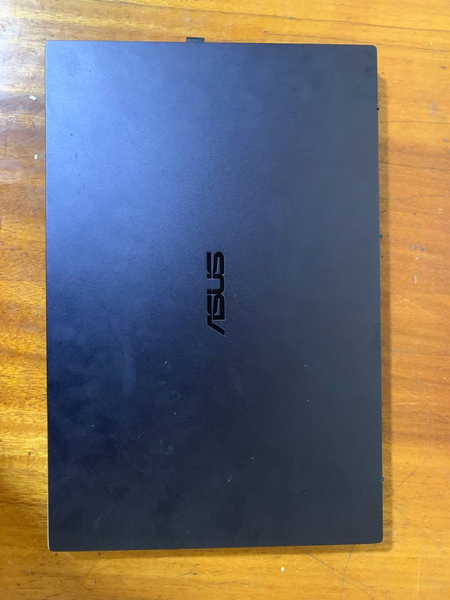 Asus noutbuk sotiladi srochna