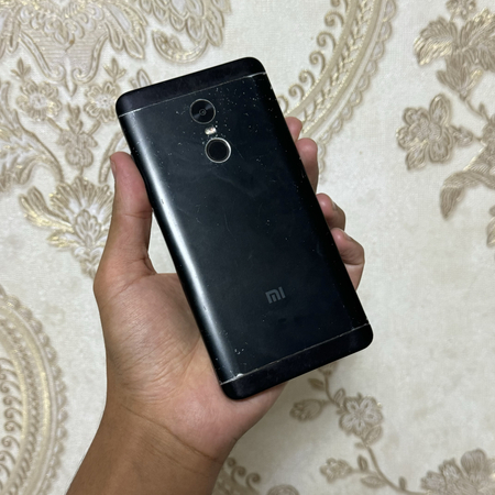 Redmi note 4 32gb xolati yaxshi srochno sotiladi