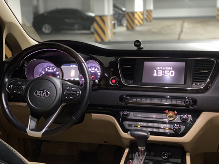 Продается KIA Carnival 2020 год
