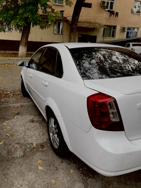 Lacetti 1.8 2011