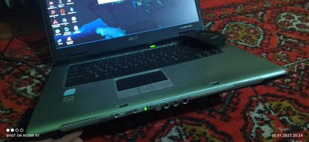 Noutbuk asus sotiladi