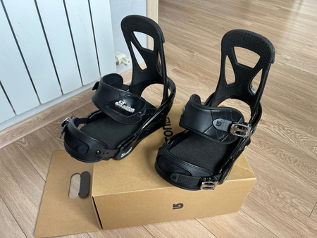 Продам комплект сноуборд и крепления Burton