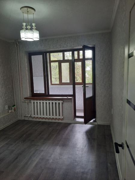 Продаётся бывший обшежитие с балконом кадишева
