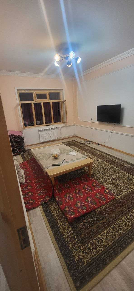 5 комн. 1й этаж 5 этажки. Продаю. М-в. Феруза. За кафе Согдиана.
