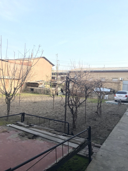 Sergeli honobodda fayzli mahallada 6sotixli uy sotiladi