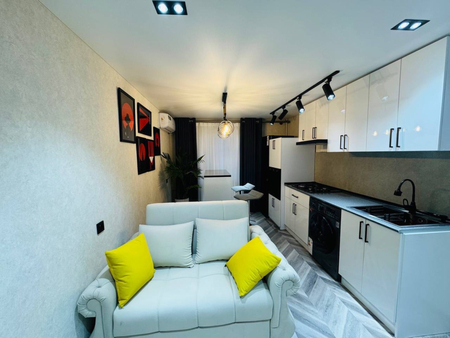Срочно продам квартиру 2/3/4 на м. Космонавтов