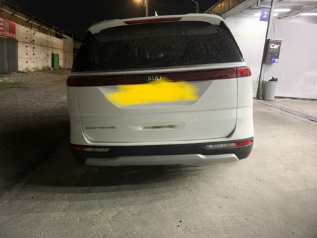 KIA Carneval sotiladi manda harhil yildigi  probegi harhili bor