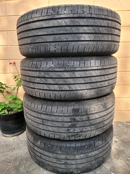 215.55.R17 Goodyear.