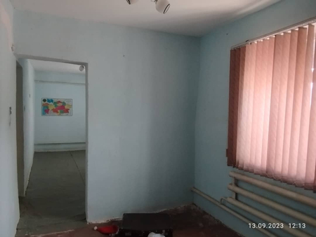 Срочно продаётся 4 комн.кв. 2 мкр