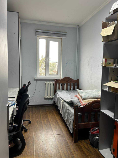3х комнатная 4 этаж /9 Рисовый базар 70м2 о413
