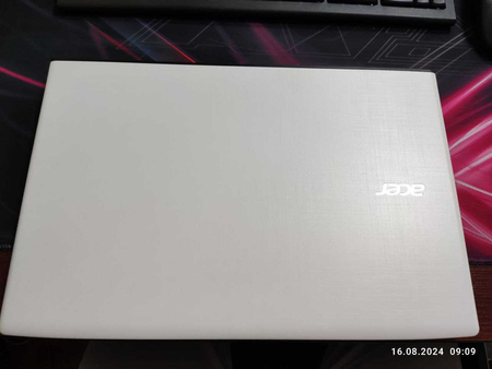 Acer Aspire E15 i5-8250U! MX 150!