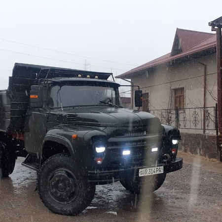 Zil mmz4502 sotiladi
