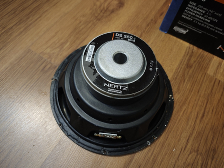 Сабвуфер HERTZ ds 250,з