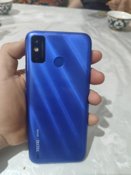 Tecno spark telfoni sotiladi