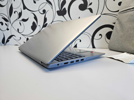 ПРОДАМ Lenovo IdeaPad 3 15AR Ноутбук Ryzen™ 3-4300U/8GB/256SSD/15.6