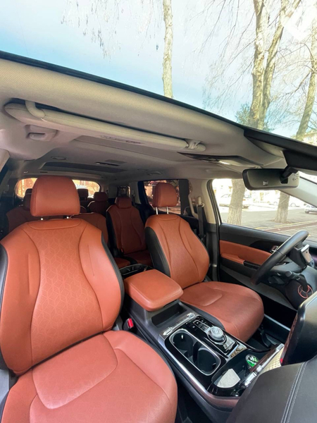 Транспортные услуги с водителем Kia Carnival