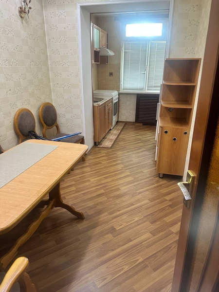 Сдается 3 комнатная. Гостиница Россия