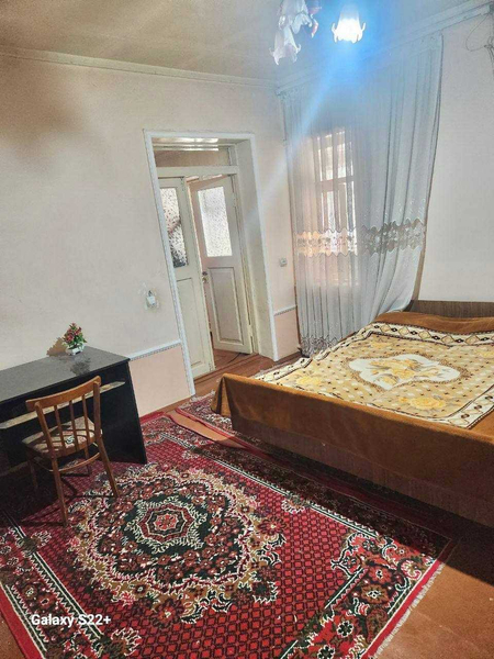 Продается участок с домом под застройку.