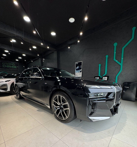 Bmw i7 eDrive 50L exclusive sotiladi 2023 yil