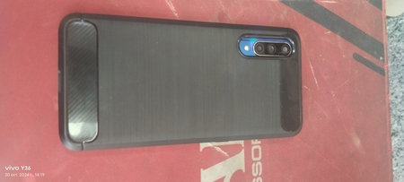Xiaomi 9 lite srochna sotiladi