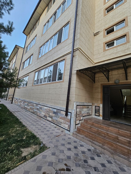 Срочно продаётся квартира Бустонлик Газалкент 4/4/4