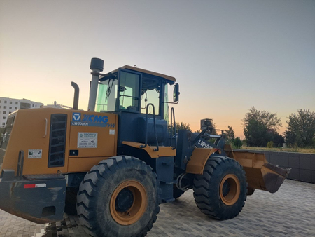 Фронтальный погрузчик XGMG LW500FN сотилади