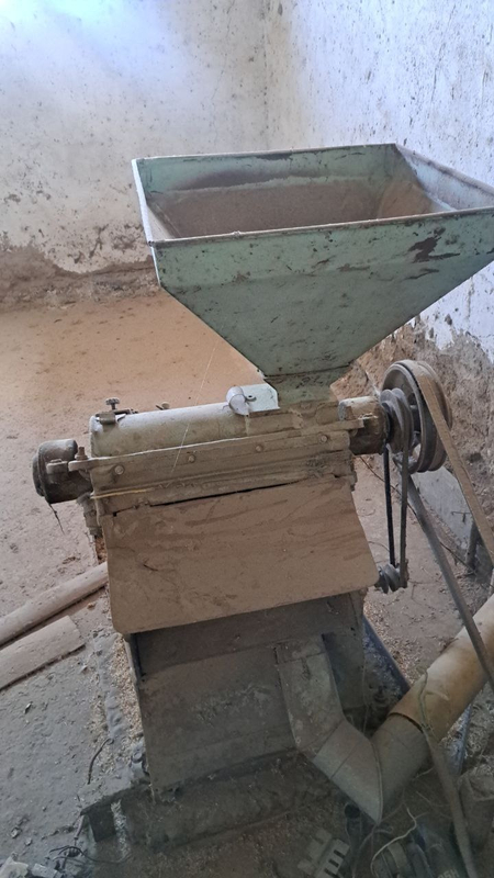 Un tegirmoni ishlamay turgan
