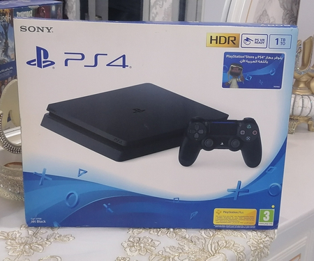 Срочно продам Playstation 4 slim 2Tb 9.00 Golden Hen состоянии как нов
