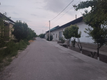 Barcha qulayliklarga ega hovli srochniy sotiladi!