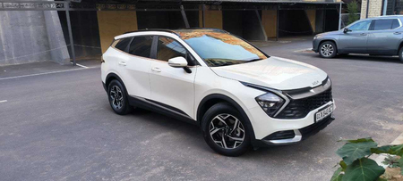 KIA sportage 2023, позиция 2, полный привод, люк. Состояние отличное.