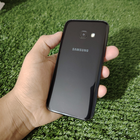 Samsung A3 17 sotiladi