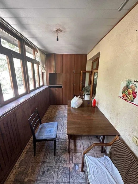 Чиланзар 24 2/3/5 срочно продается квартира Смежка