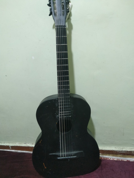 Gitara Kilassik 400000 soʻm kami yoʻq
