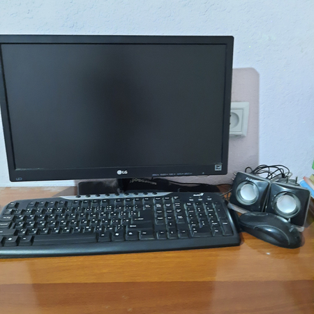 Kompyuter LG stolga qo'yiladigan