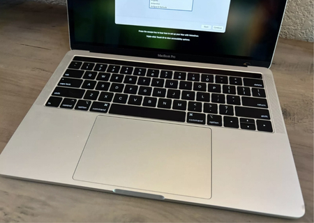 Macbook pro 2018 (13) sotiladi