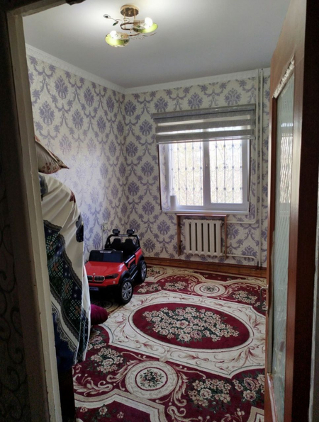 Срочно Продаётся 2 комнатная квартира балкон 2х6 массив Ахмад Югнакий